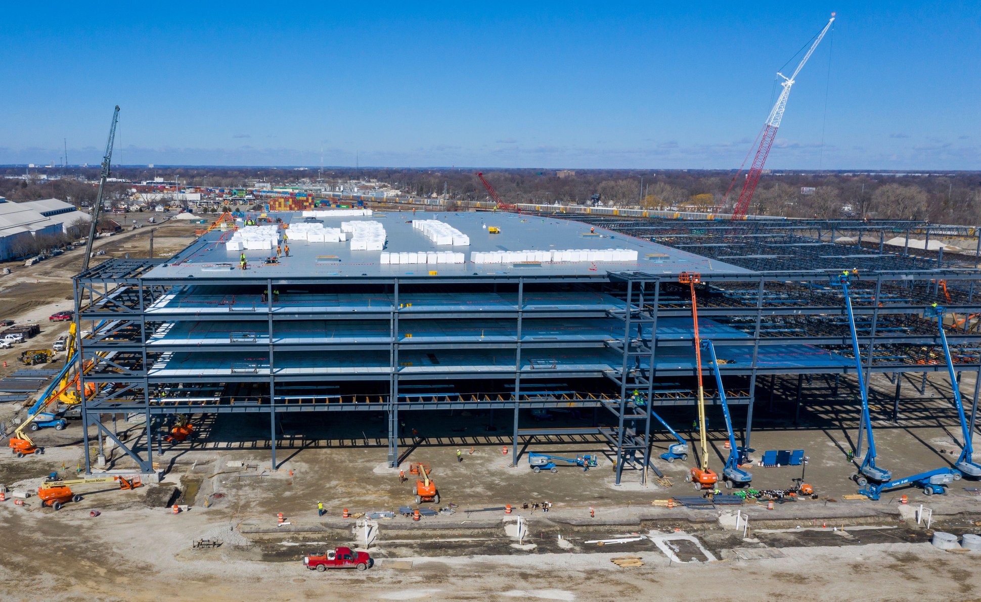 Multilevel warehouse & robots: the logistics of the future?